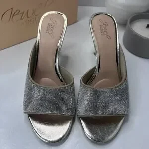 Jewel Badgley Mischka | Shoes | Jewel Badgley Mischka Haya Metallic ...
